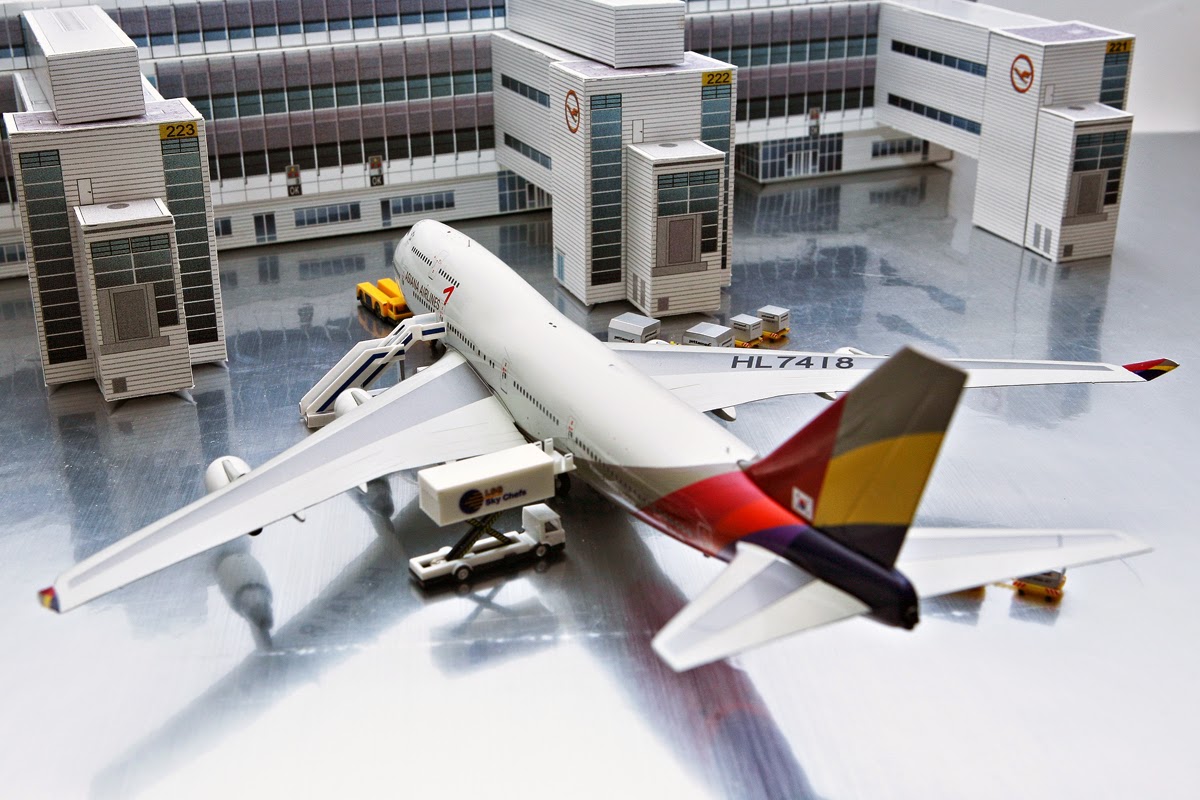 Diecast Aircraft: [Blue Box] Asiana Airlines Boeing 747-400 HL7418