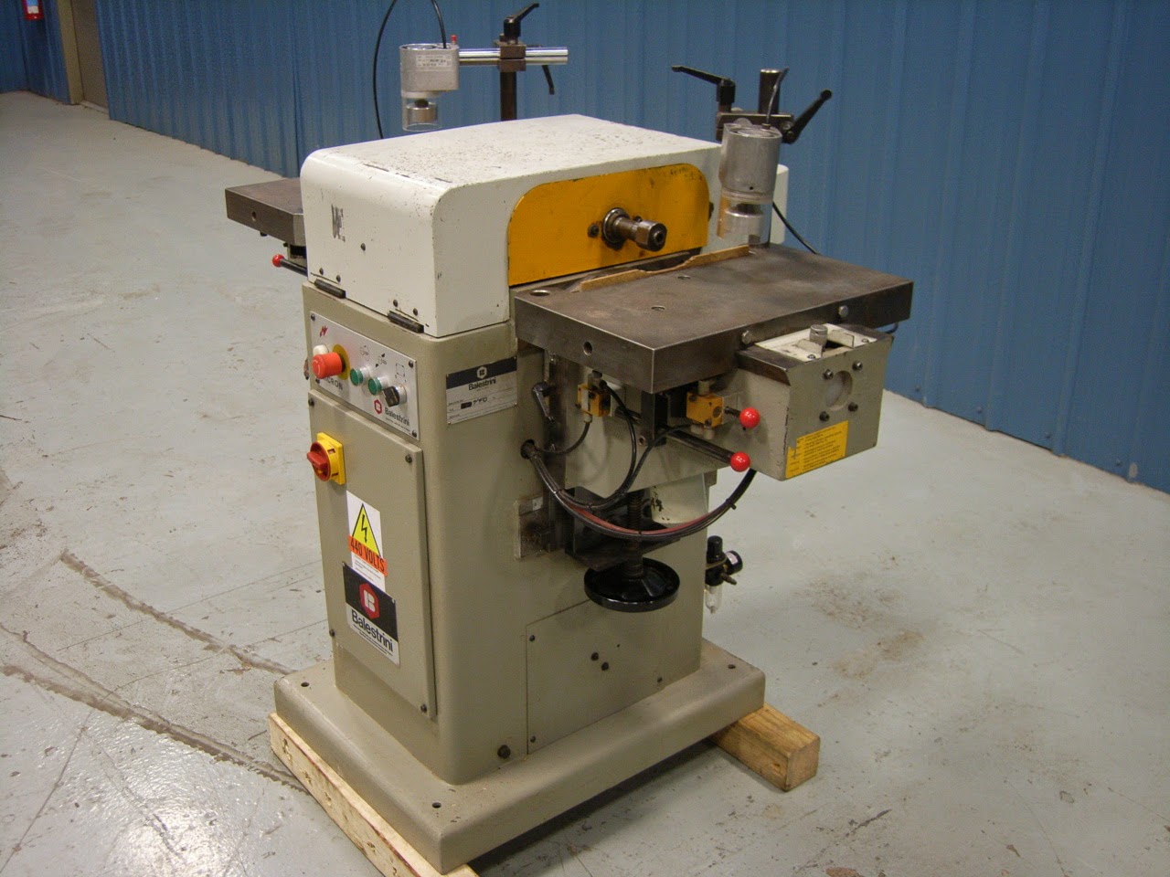 MAQUINAS DE CARPINTERIA