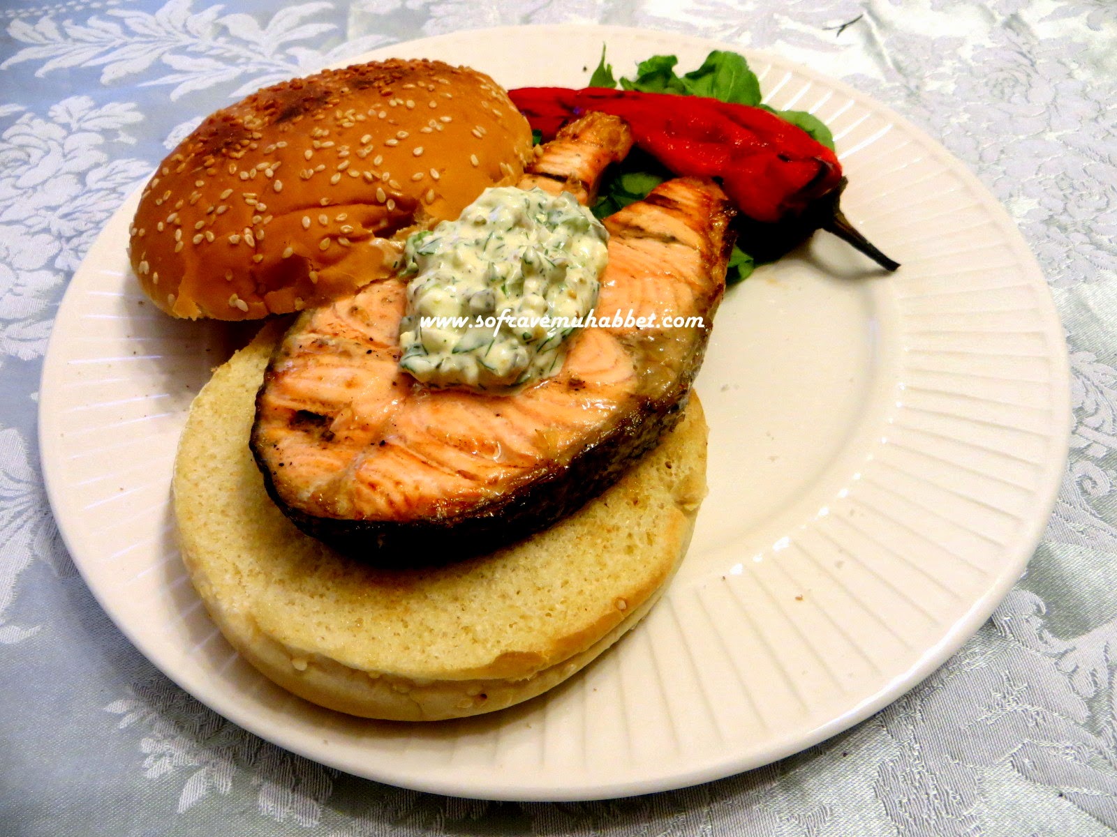 Sofra ve Muhabbet: SOMON STEAK BURGER – TARTAR SOS İLE