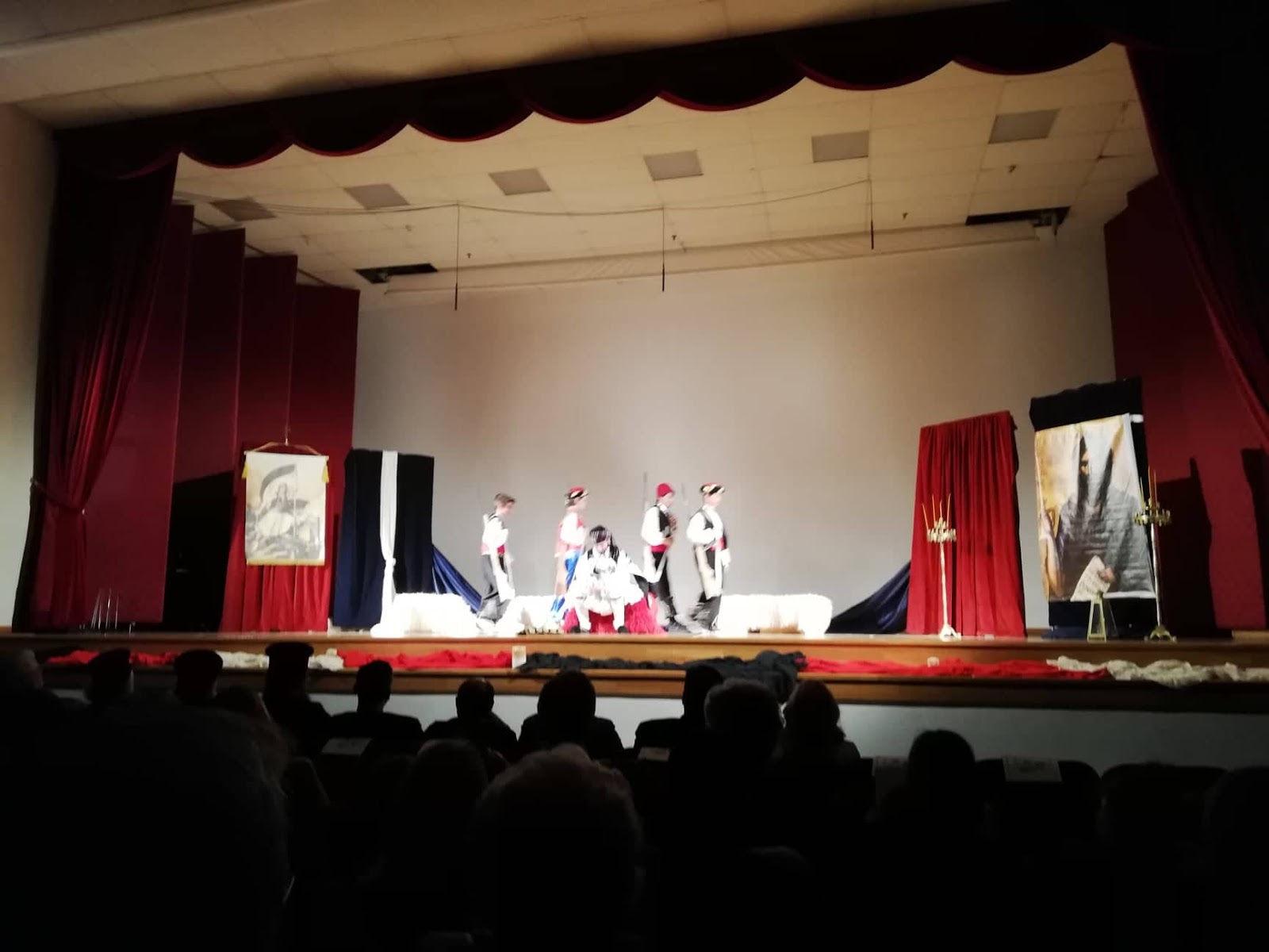 3o Δημοτικό Σχολείο Άμφισσας: ΣΥΓΚΙΝΗΣΕ ΚΑΙ ΔΙΔΑΞΕ Η ΘΕΑΤΡΙΚΗ ΠΑΡΑΣΤΑΣΗ ...