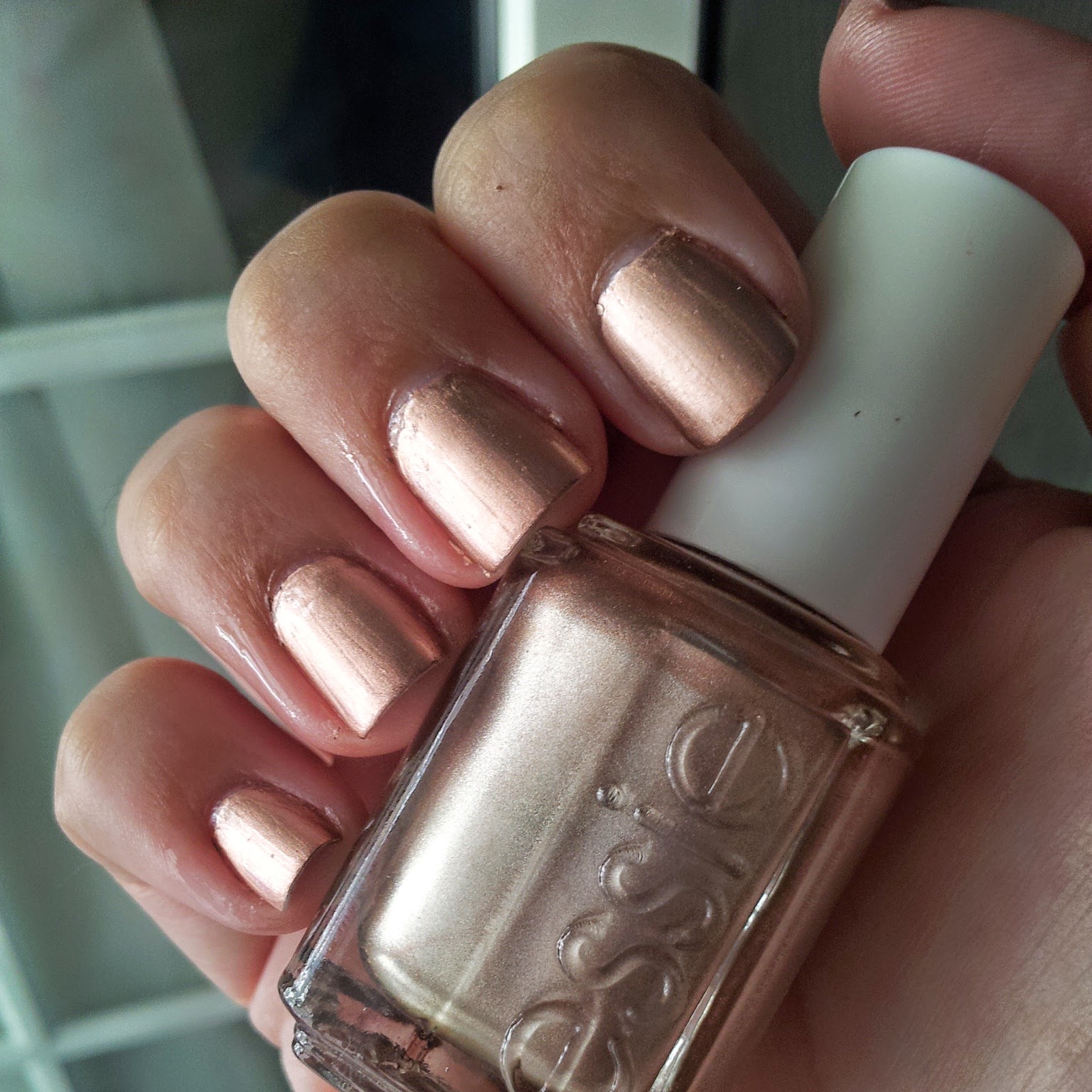 Stars and stellars : Essie Collection Day 1: Essie Penny Talk