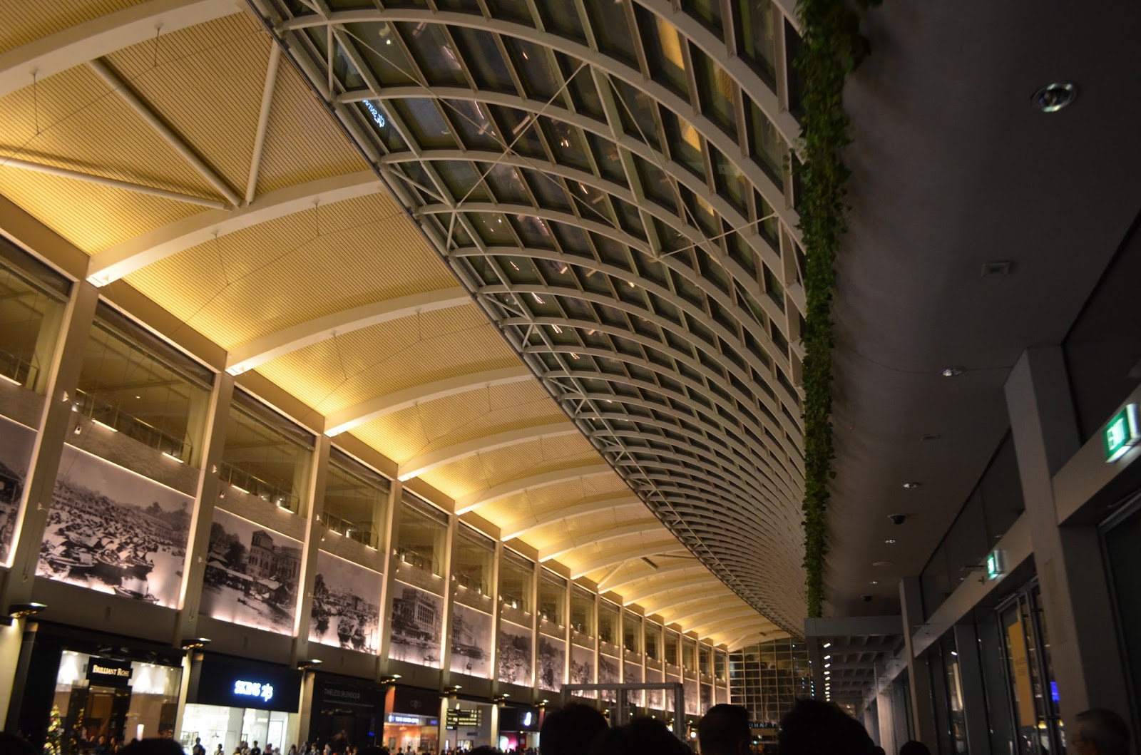 Our Journey : Singapore Bayfront MRT - Waiting the Count Down Party at ...