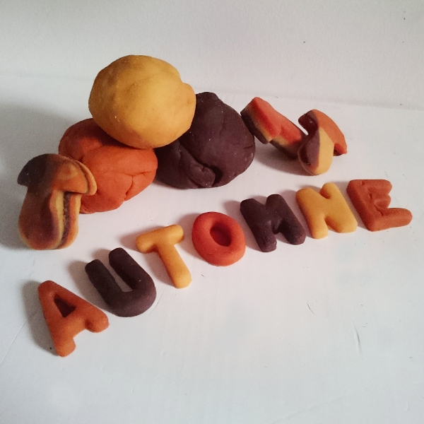Pâte à modeler d'automne