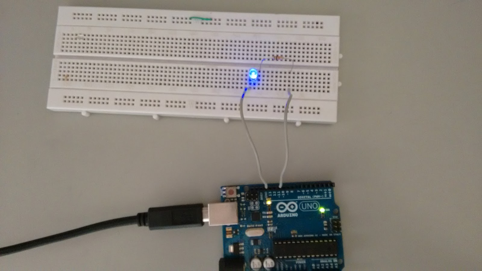 Arduino - Programa 08: LED Pulsante - Eletrônica de Garagem