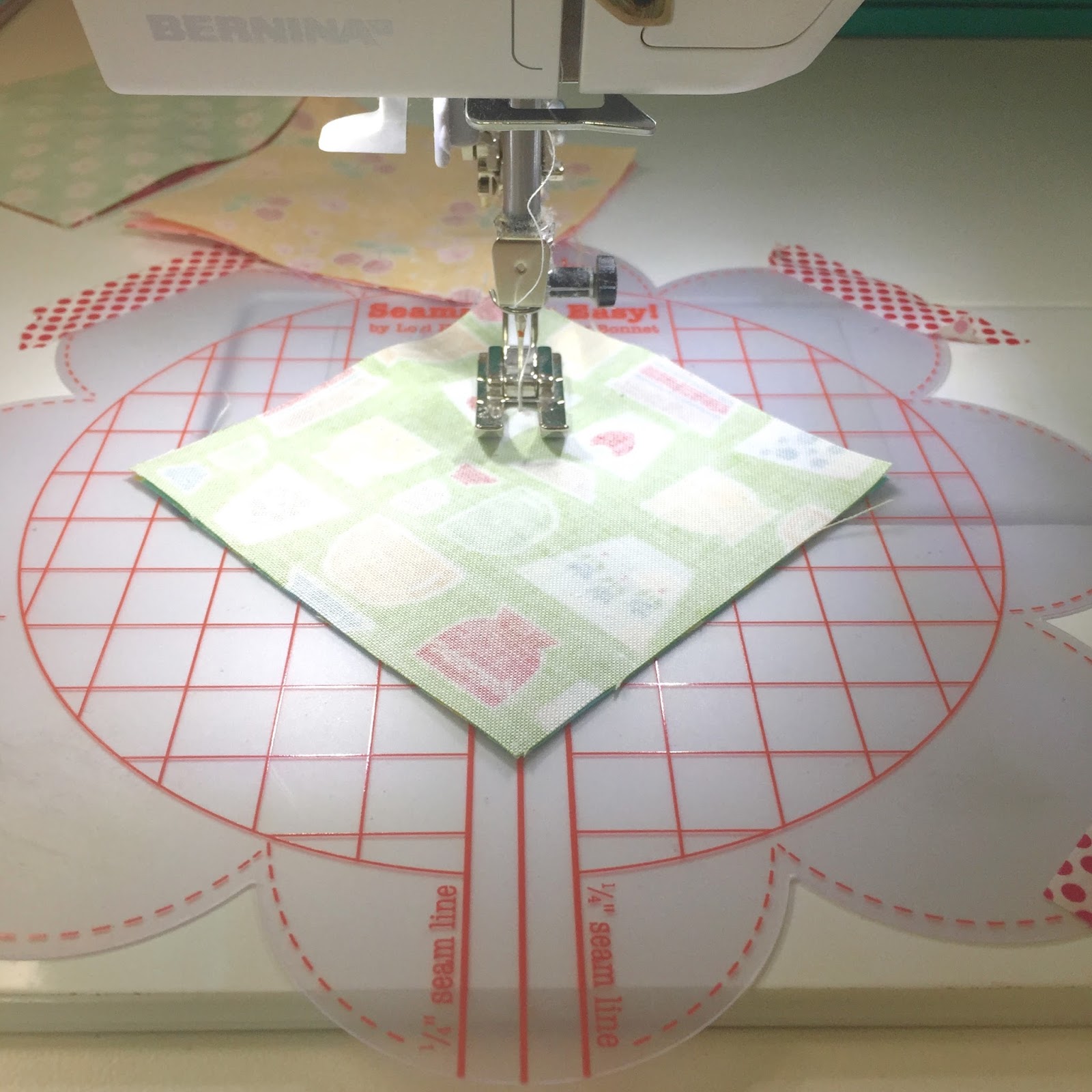 Bee In My Bonnet: Cutie Pie Pincushion Tutorial!!