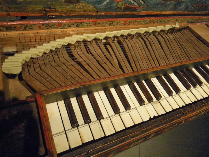El piano loco: La Historia
