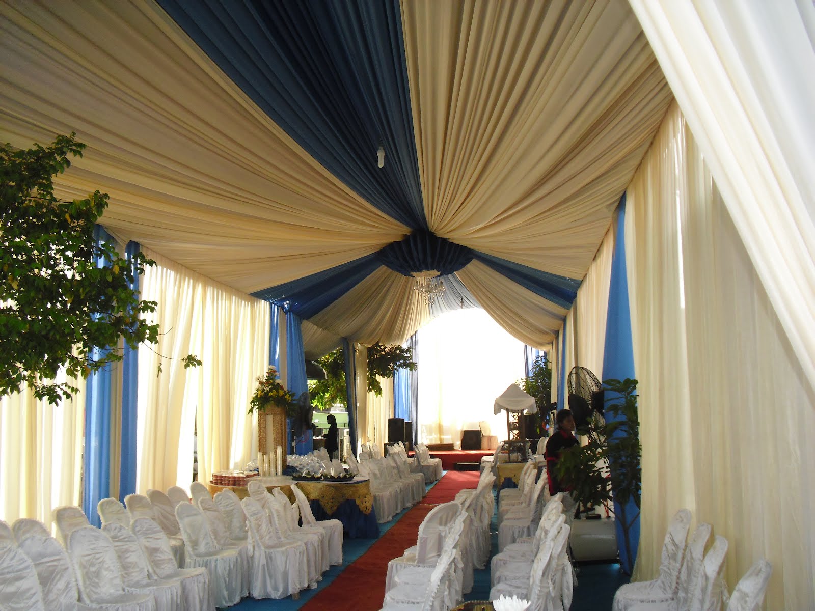 SEWA TENDA BEKASI: SEWA TENDA DEKORASI VIP BIRU DAN CREAM