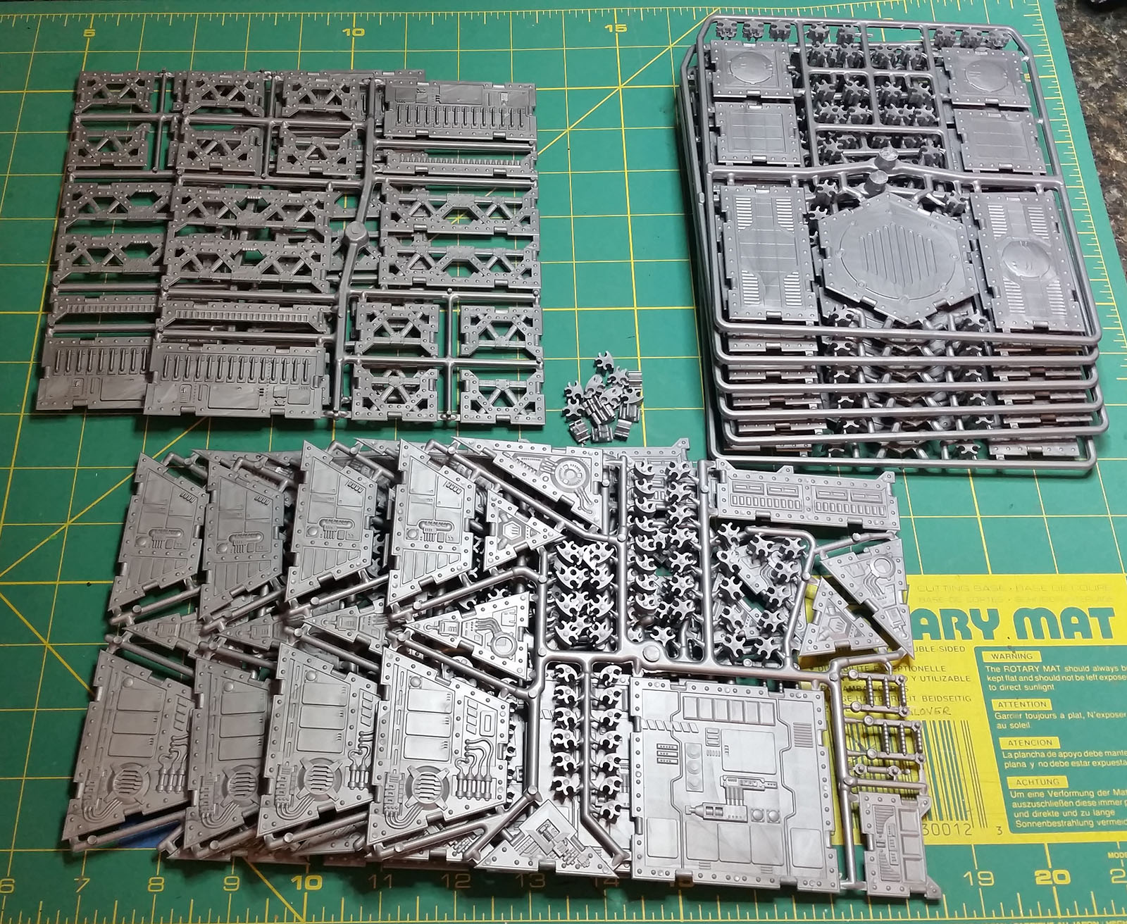 Warhammer 40k Refit: Pegasus Terrain - Hexagon and Syberclicks