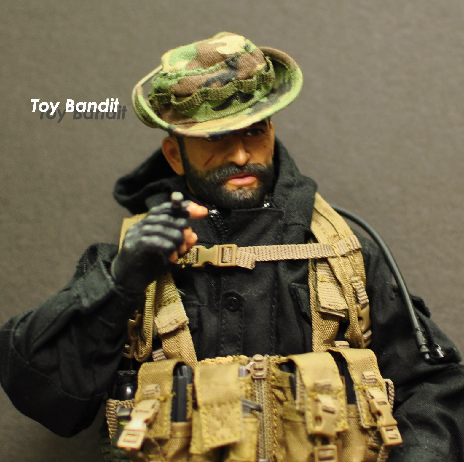 toy banditz: CAPT. PRICE KITBASH