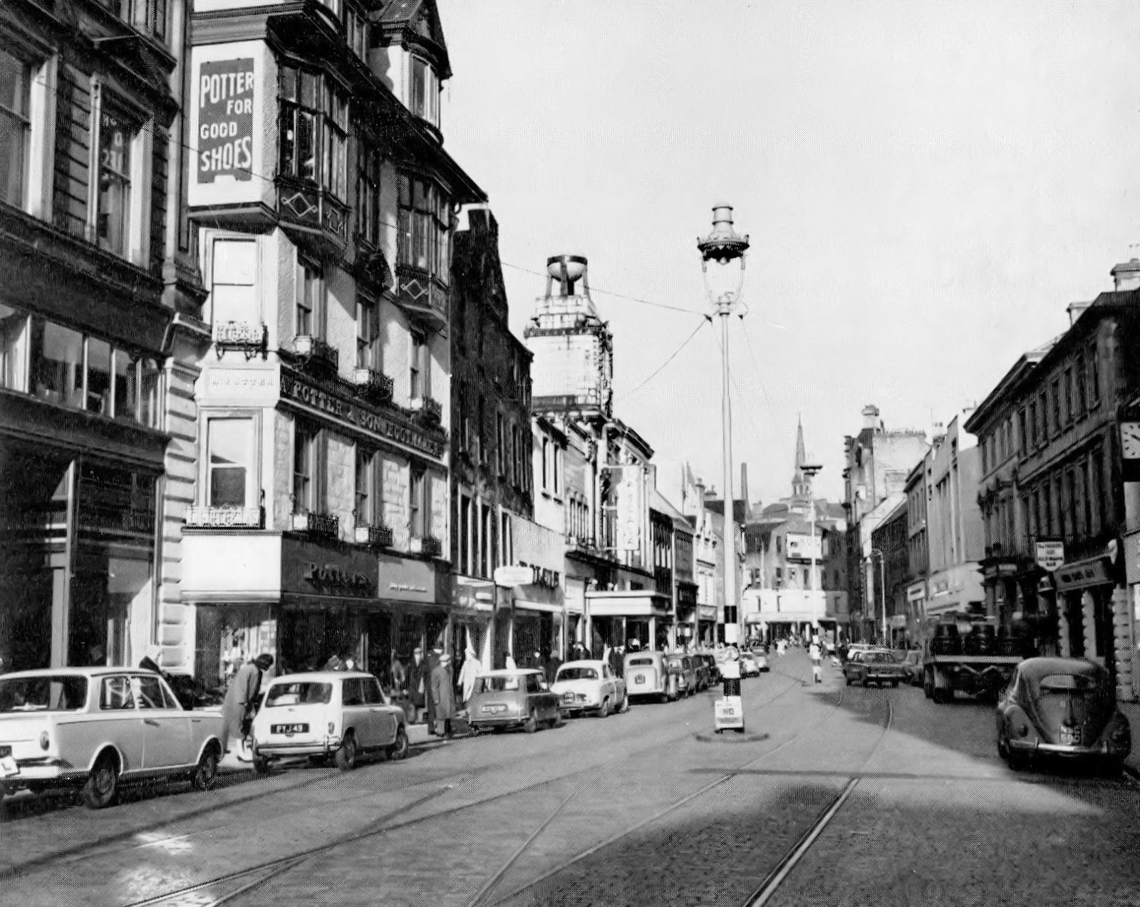 RETRO DUNDEE: CITY CENTRE TRAFFIC - 1960'S