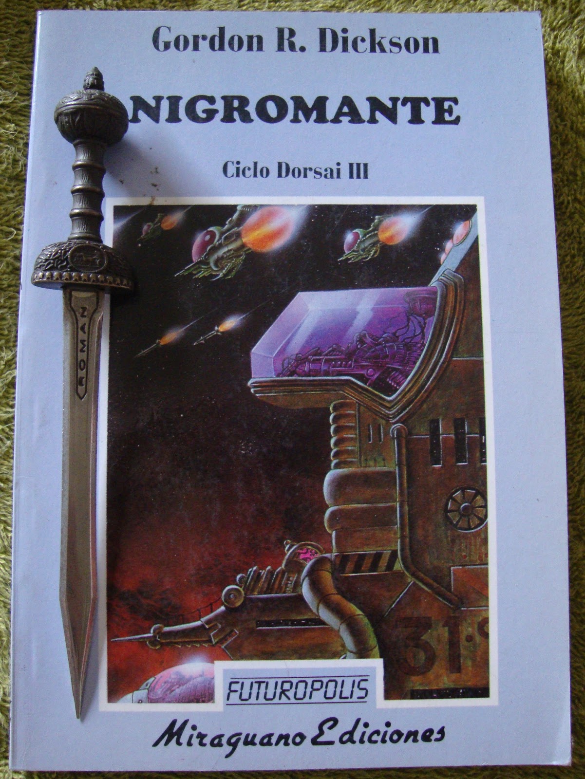 Libros de Olethros: NIGROMANTE. Gordon R. Dickson
