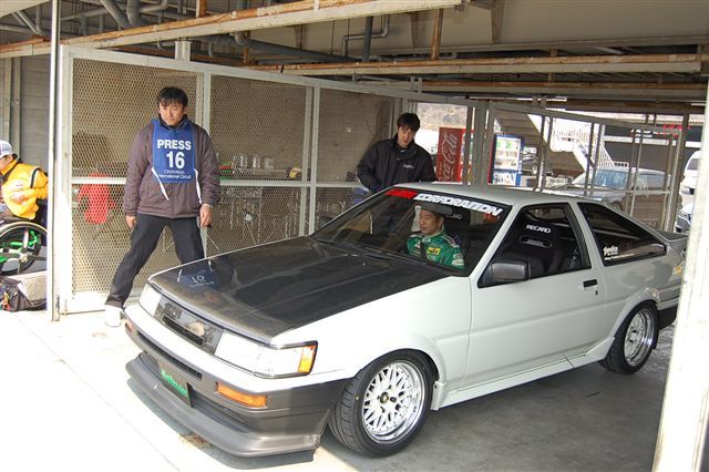 TomoChan Store: [AE86] COROLLA-LEVIN and SPRINTER-TRUENO