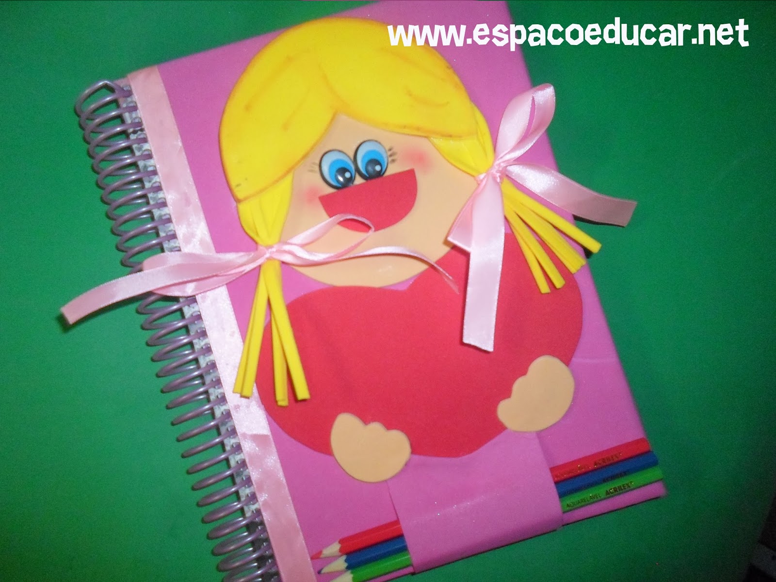 Faça uma linda capa de caderno em eva! Tem passo a passo e molde ...