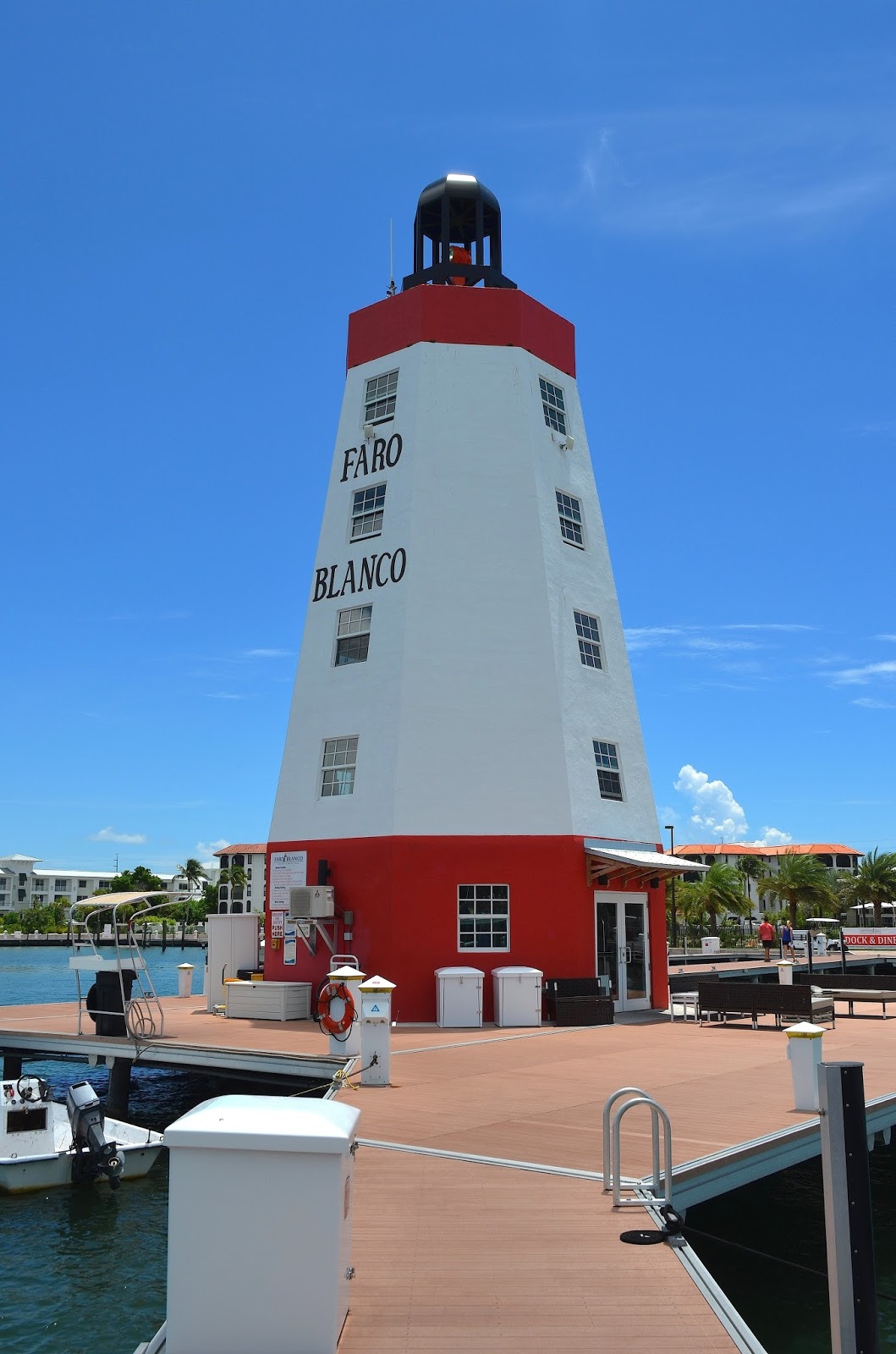 Neal's Lighthouse Blog: Faro Blanco Lighthouse (Faux Lighthouse ...