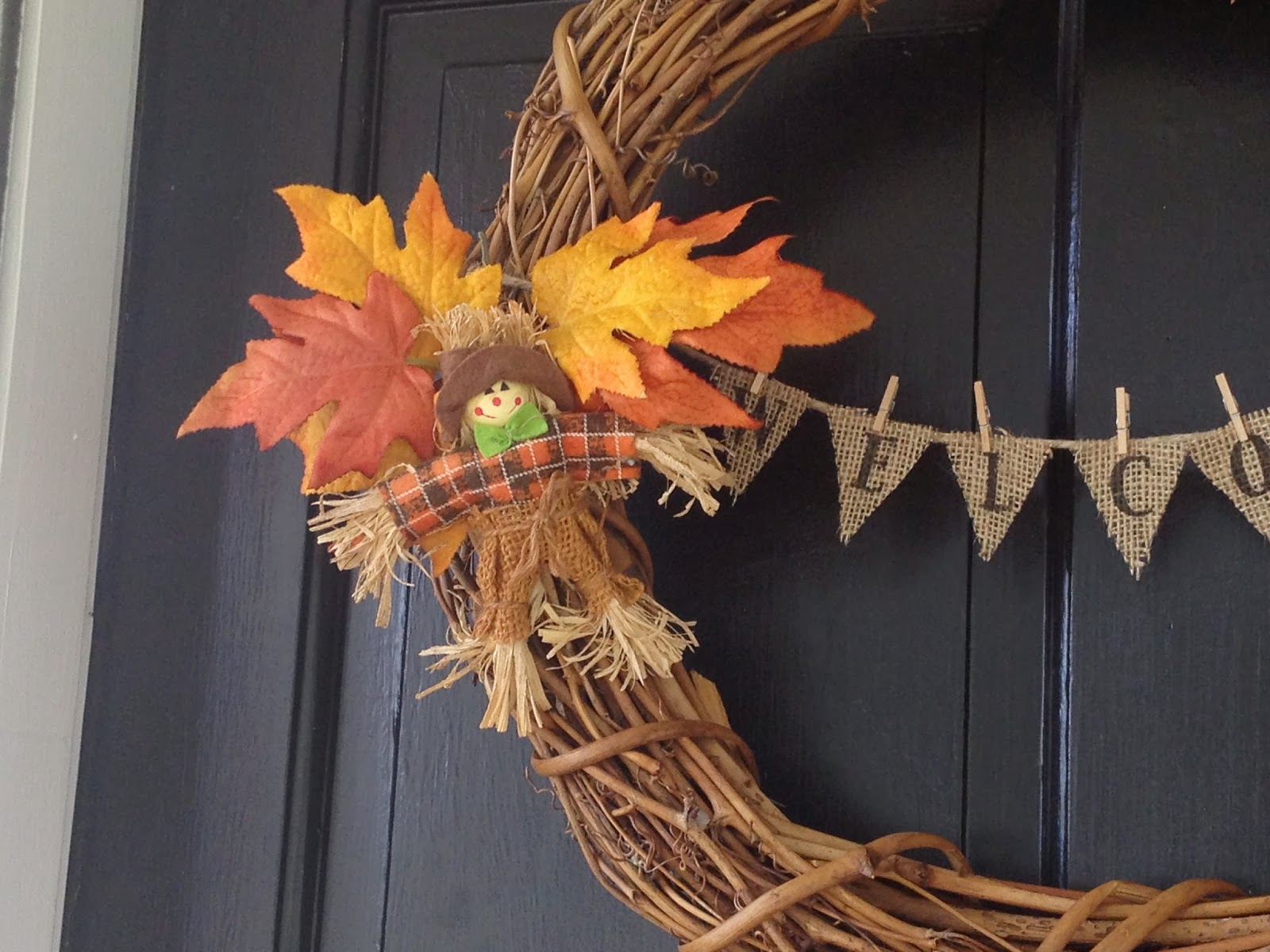 Two It Yourself: Fall wreath makeover with mini burlap banner