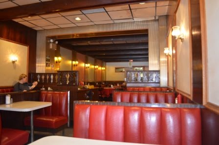 Teena in Toronto: Skyline Restaurant, Toronto, ON