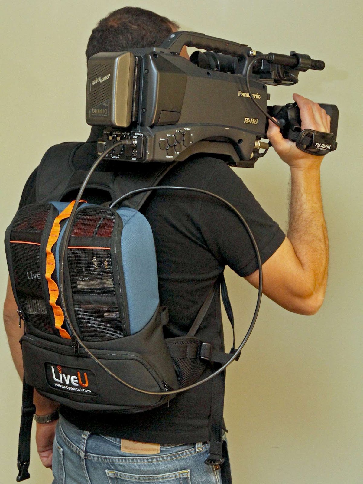 UrbanFox.TV Blog: LiveU LU² modular live links
