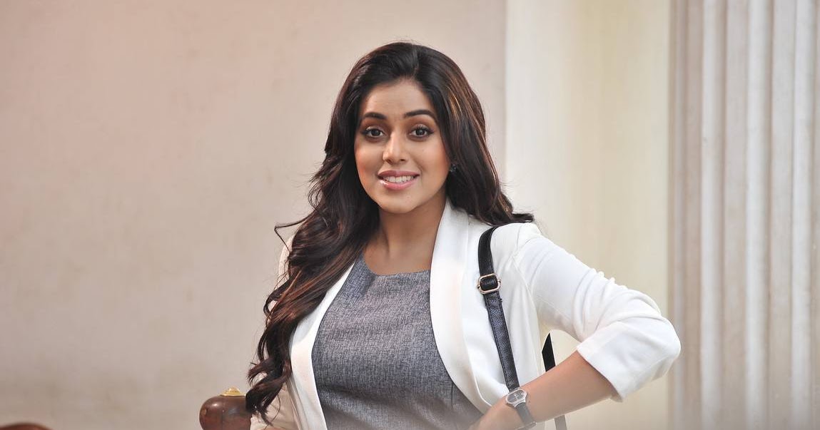 Poorna Long Hair Stills From Suvarna Sundari Movie - South Indian ...