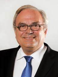 Morreu ex-deputado e antigo ministro socialista José Lello