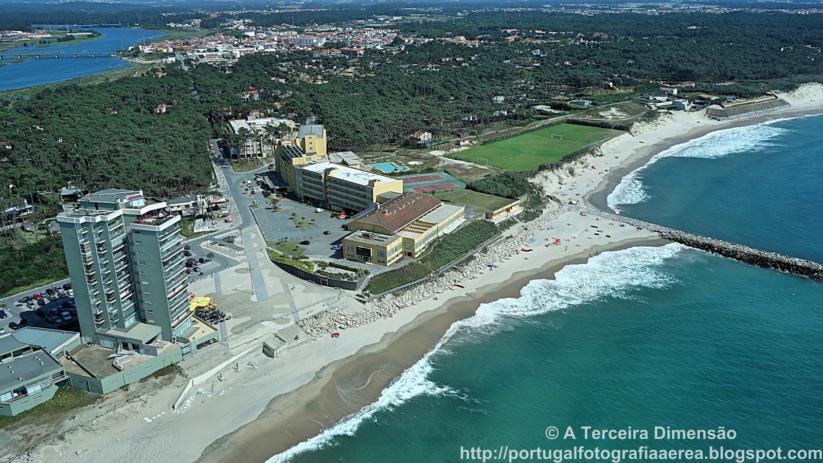 A Terceira Dimensão: Praia de Ofir