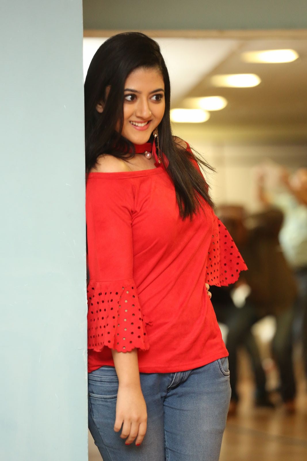Shriya Sharma latest sizzling pics in red top