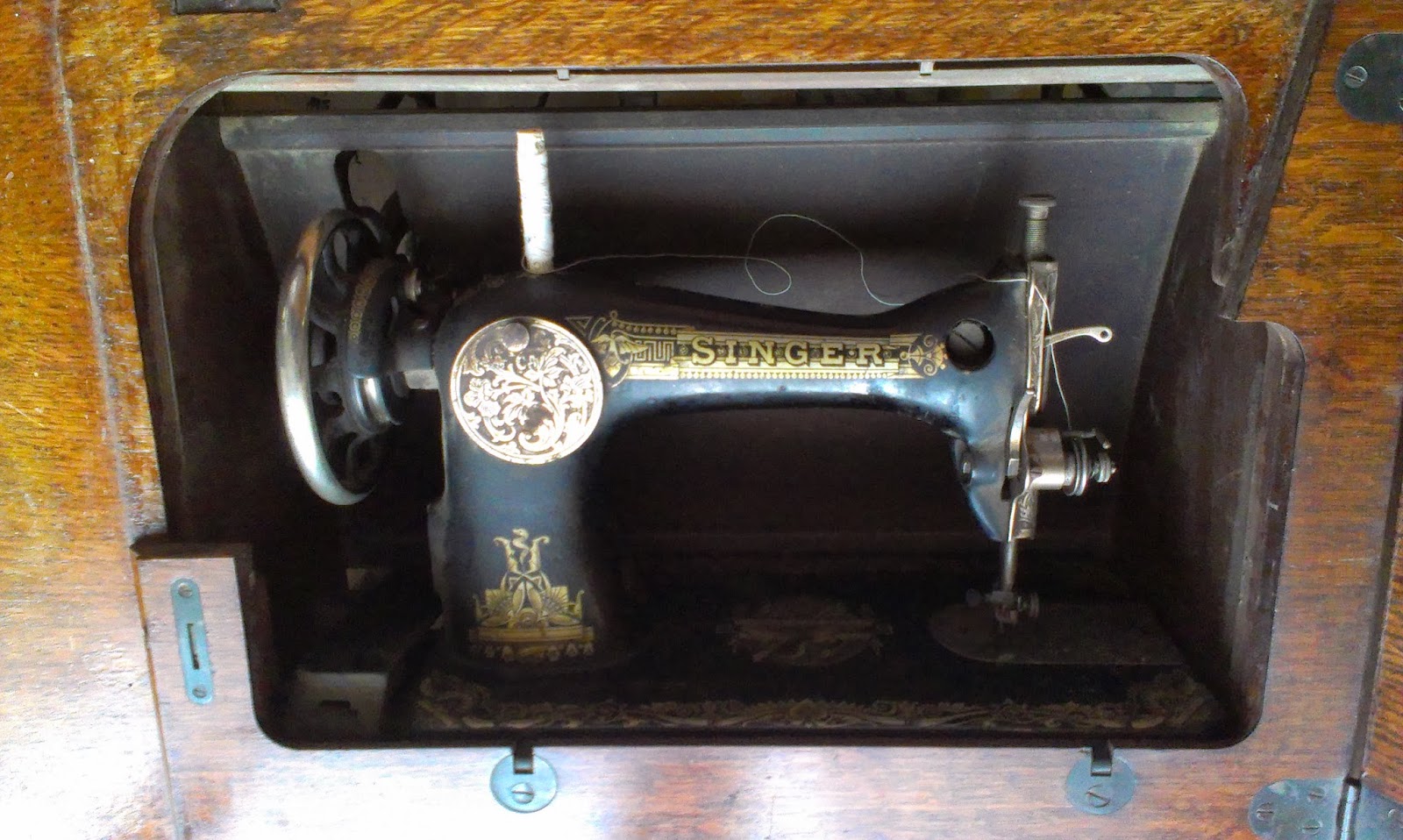 Des modes & ...: Machine à coudre singer 15K des années 1920