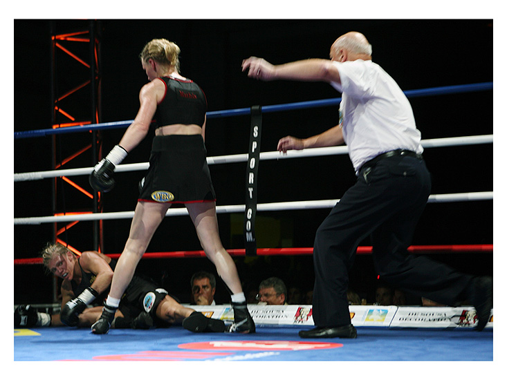 l'oeil en marche: Anne Sophie Mathis, boxer pour vivre..