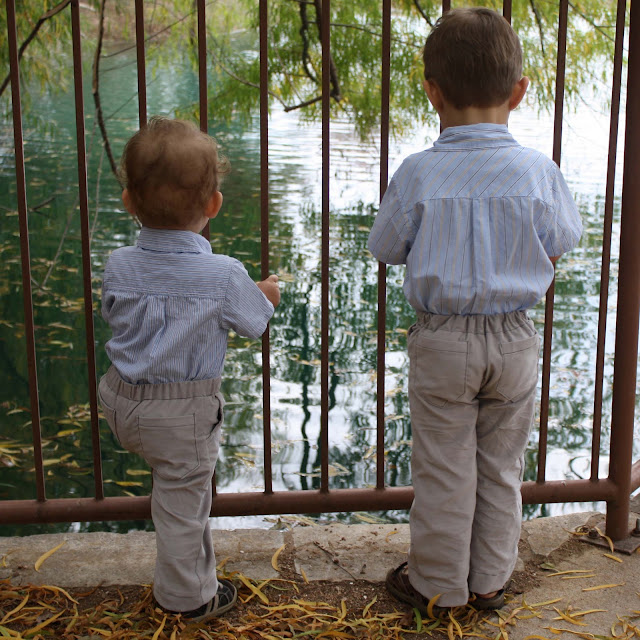 Kid pants with Mock Fly and Pockets - Melly Sews