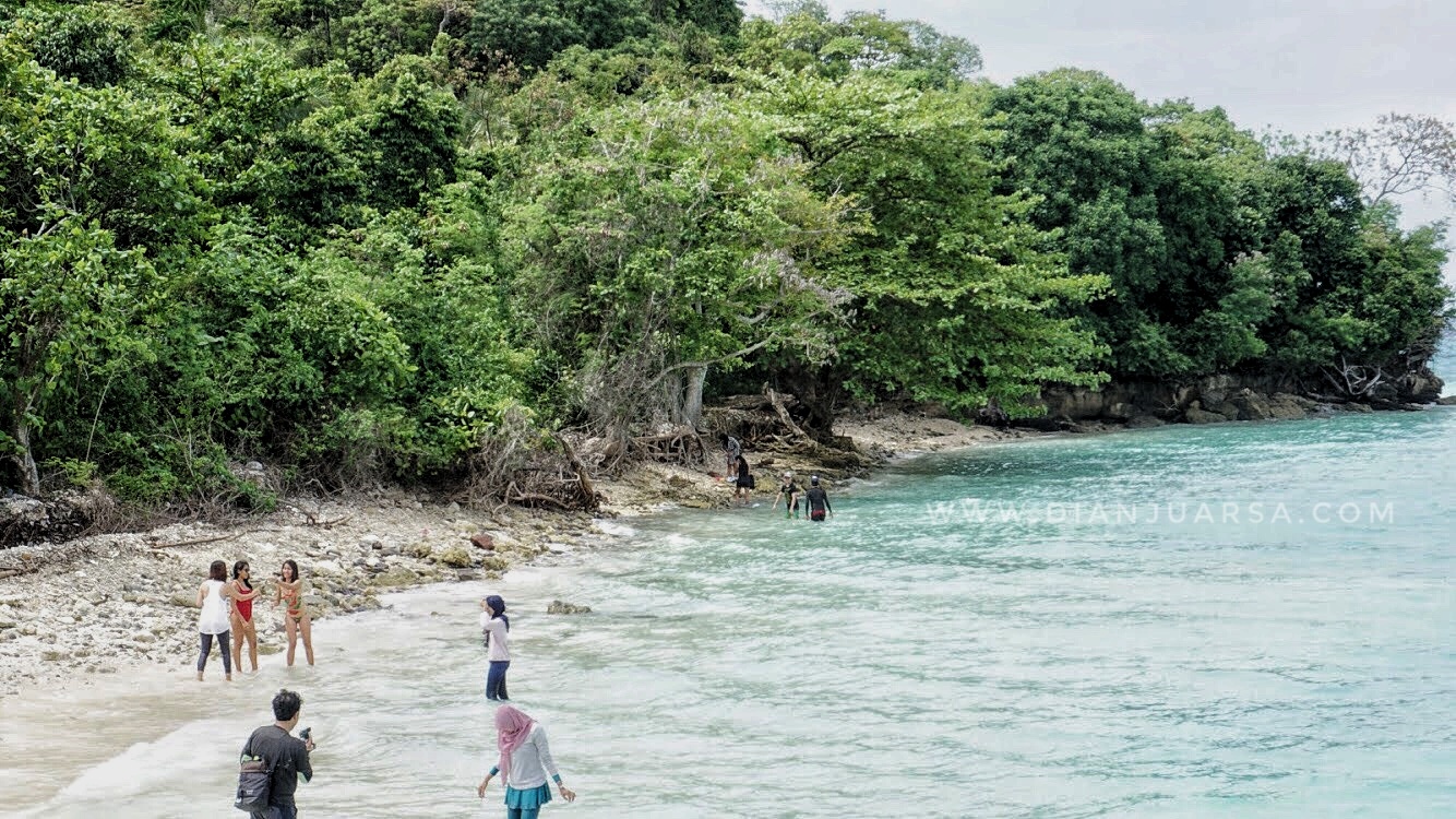 Pasir Putih Pulau Sebuku Kecil di Anak Gunung Krakatau - Untold Story
