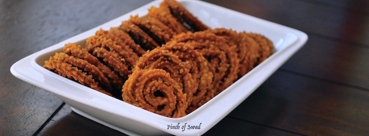 Pinch Of Swad - taste that hits the spot!: Rice Chakli (Chakali)