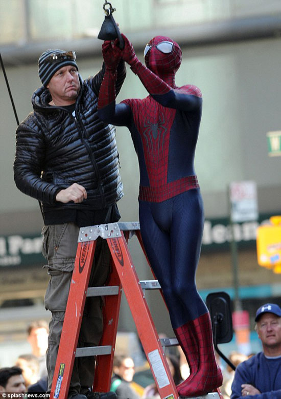 The Amazing Spider-Blog: Homem-Aranha salva Max Dillon