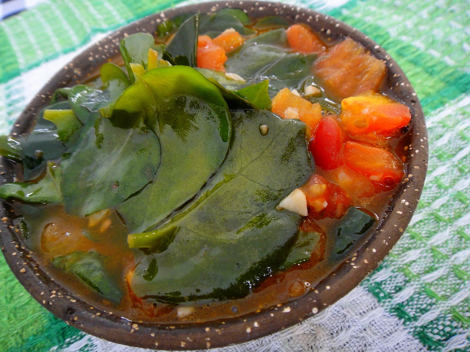 come-se: Caruru-do-reino, bertalha, caruru-de-seda, cipó-manteiga