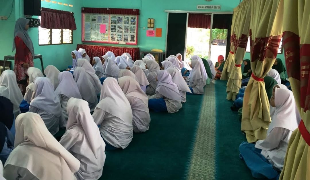 Pelajar tingkatan 3 lahirkan anak dalam surau sekolah