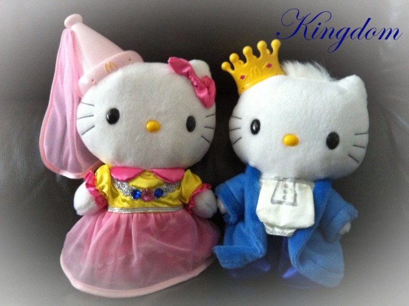 My Baking Journal: McDonald’s Hello Kitty 2001 - King and Queen Plush