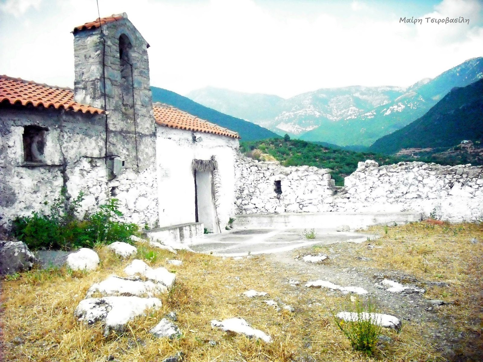 ΝΑΟΙ ΣΤΗ ΜΑΝΗ: ΚΟΚΚΙΝΑ ΛΟΥΡΙΑ (ΑΓ.ΔΗΜΗΤΡΙΟΣ)