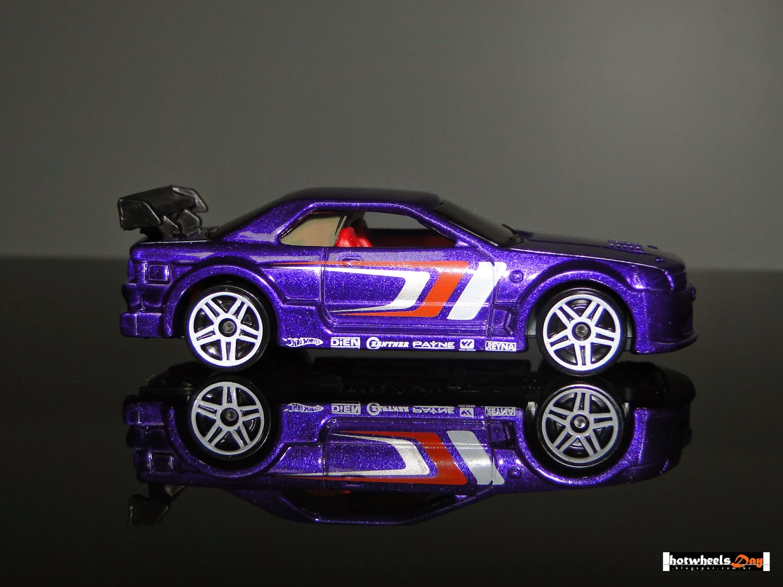 Hotwheels Day: Nissan Skyline - 2011 Racing Kits 2-Packs - #3 of 12 ...