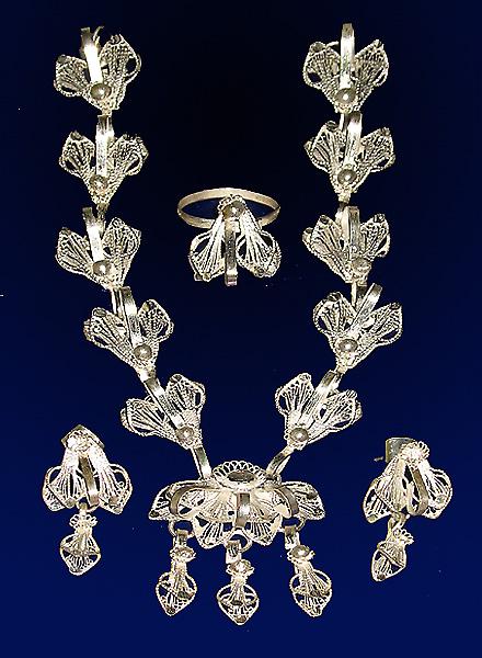 Filigree Jewelry, Indian Filigree Jewellery, Filigree Jewelry Designs ...