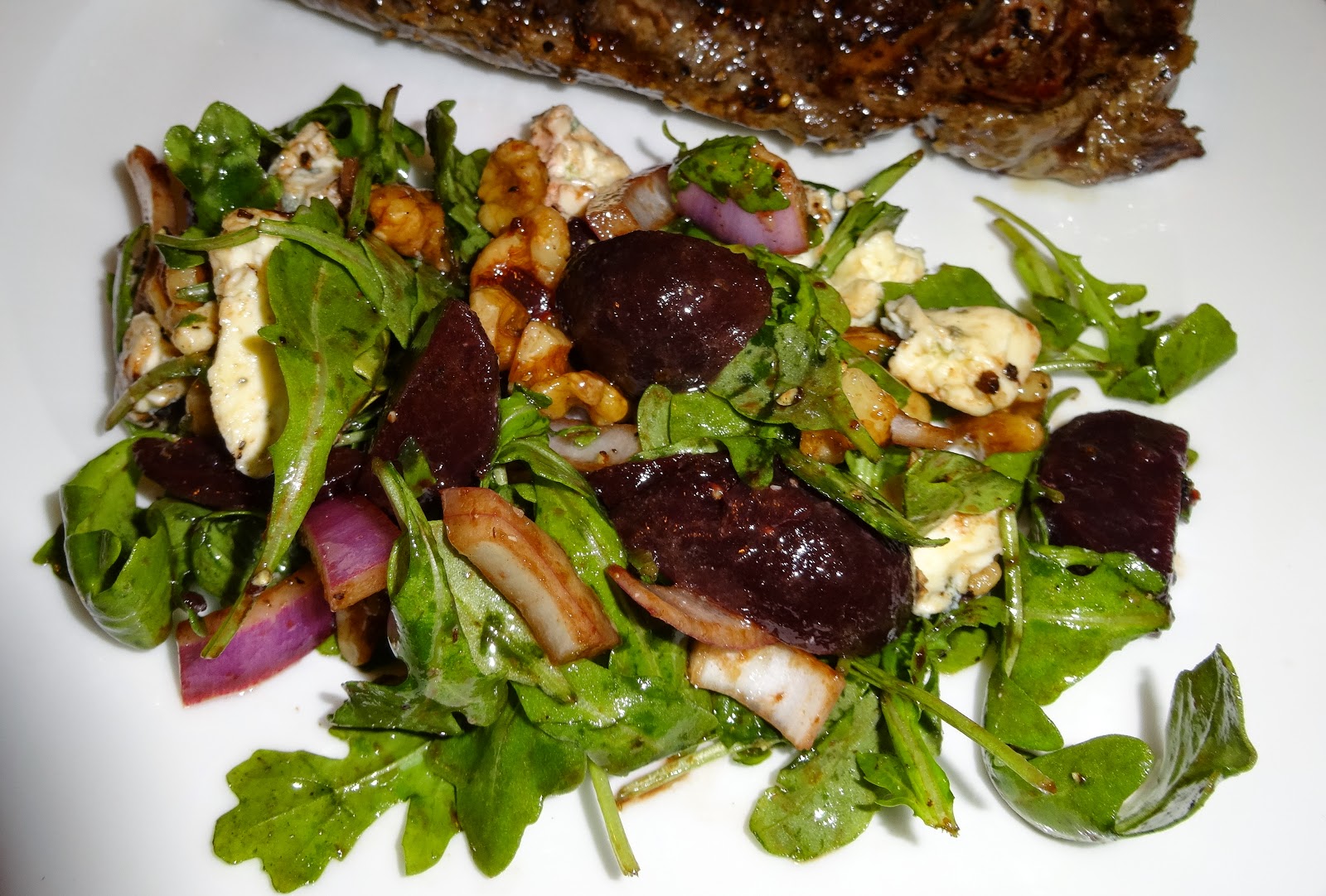 Goth Gourmande: Recipe: Beet and Arugula Salad