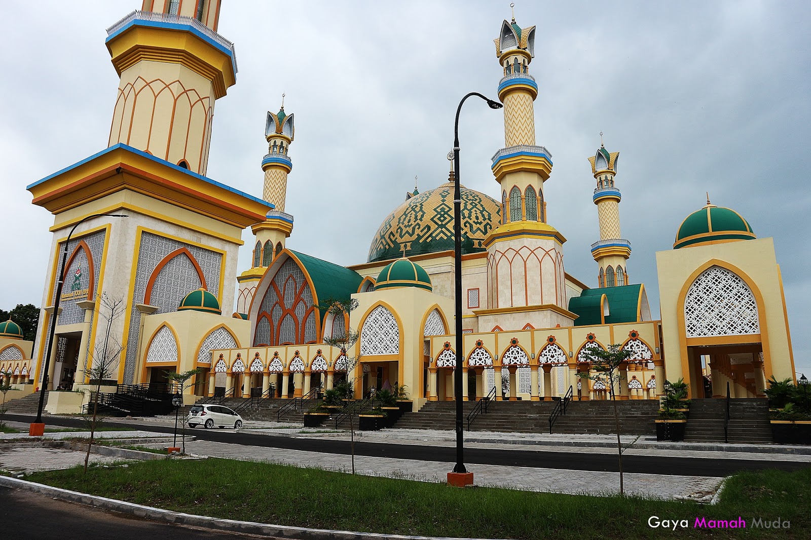 Islamic Center Mataram Masjid Terindah dan Termegah di Lombok - Gaya ...