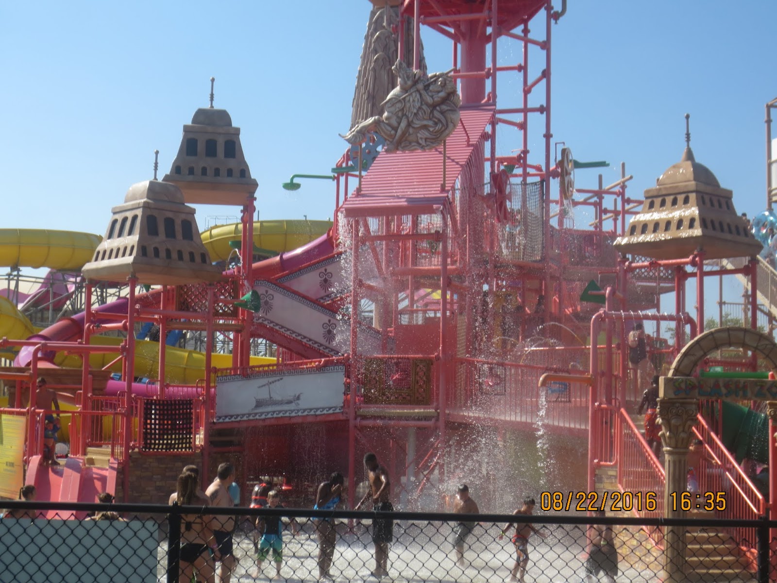 High Hopes: The Wisconsin Dells - What a Zoo