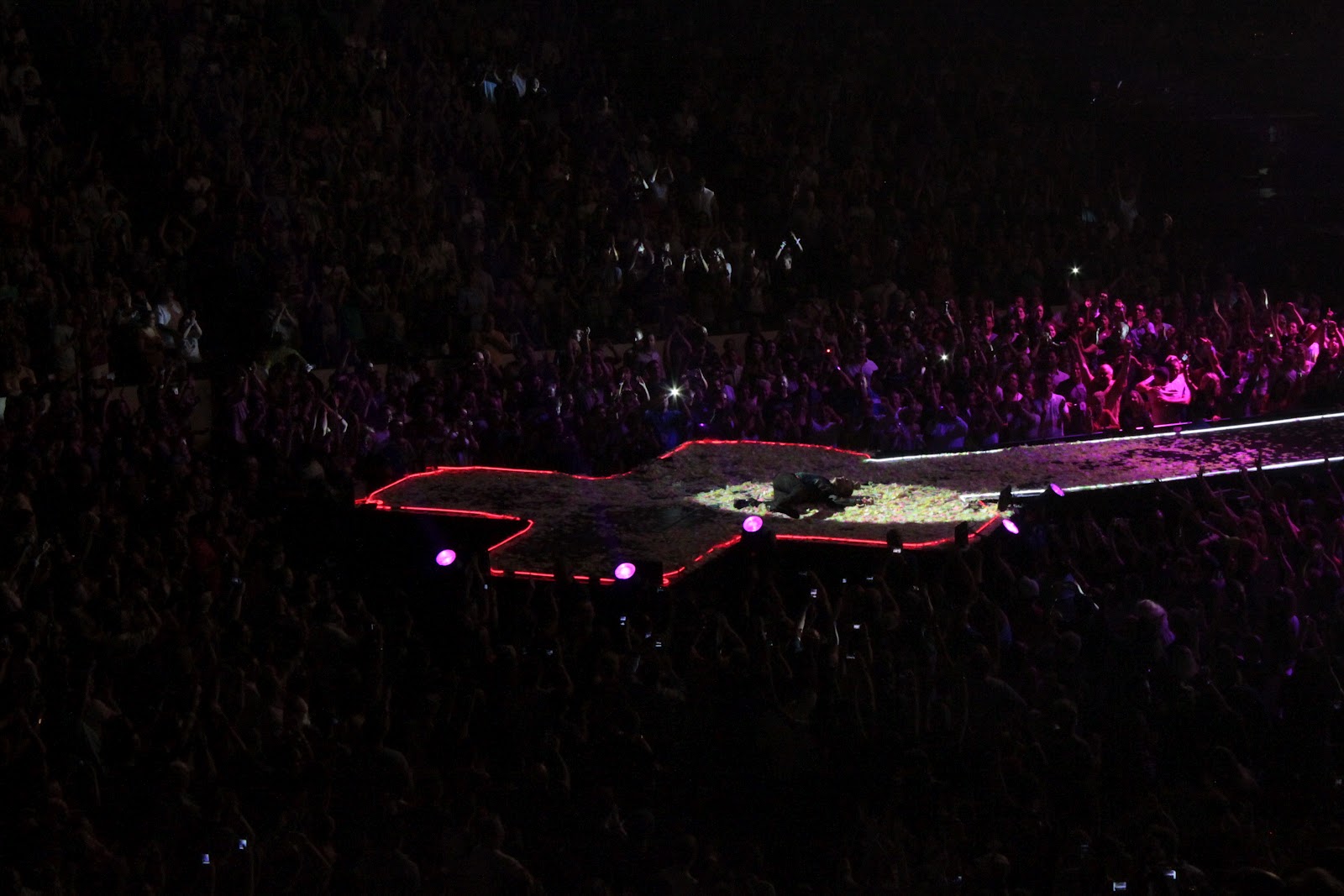 Music Blog, Live Reports, Playlists & more...: Coldplay @ Boston TD ...