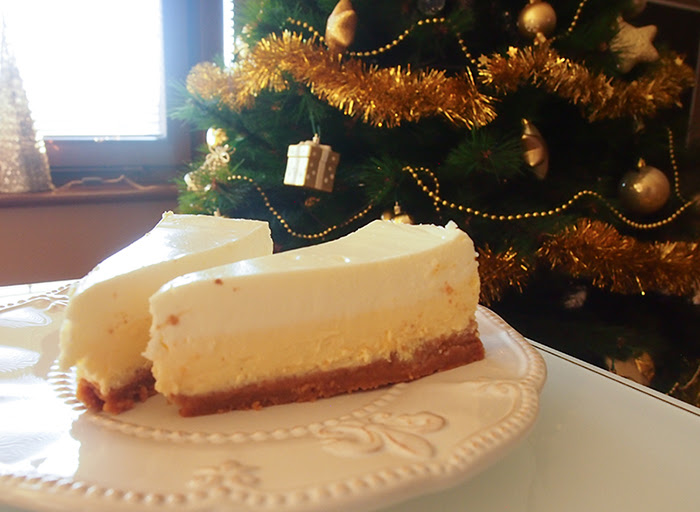 Cheesecake s preljevom od kiselog vrhnja | Happiness is Homemade