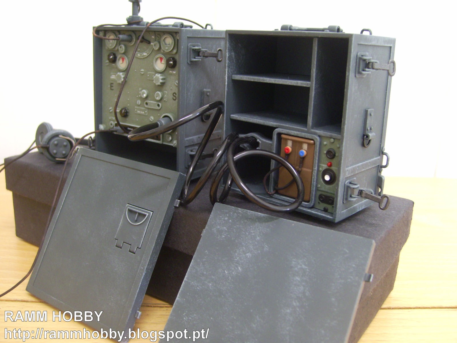 RAMM HOBBY: 1/6 Scale - Toys City - German Radio Set