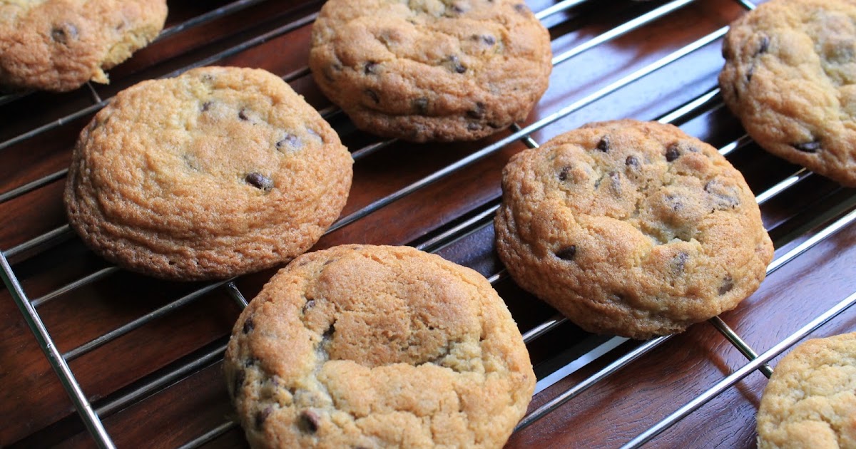 Bittersweet Chocolate Chunk Cookies | Baking YummiesBakingyummies ...