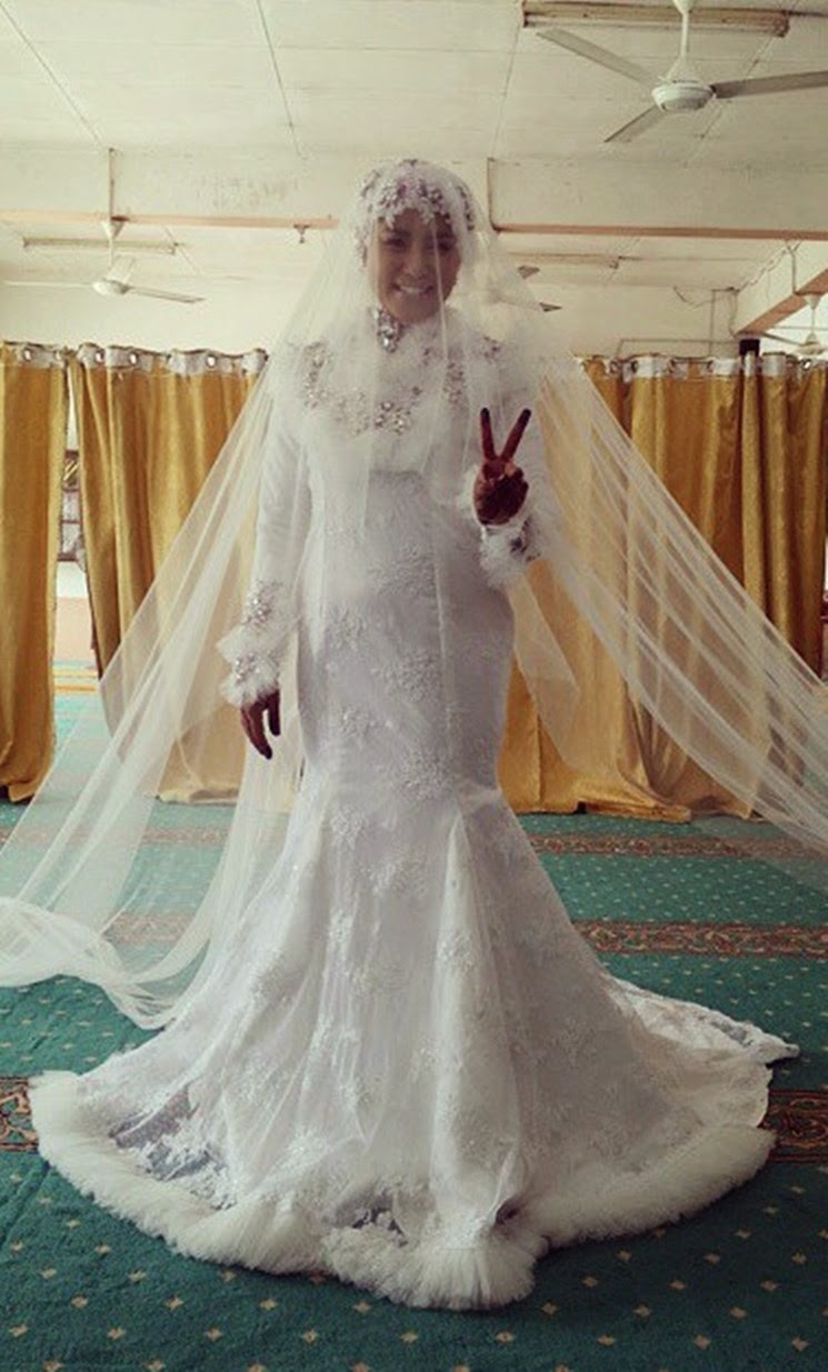 GAMBAR MAJLIS AKAD NIKAH ELLY MAZLEIN DAN AZMI HATTA | Media Serius