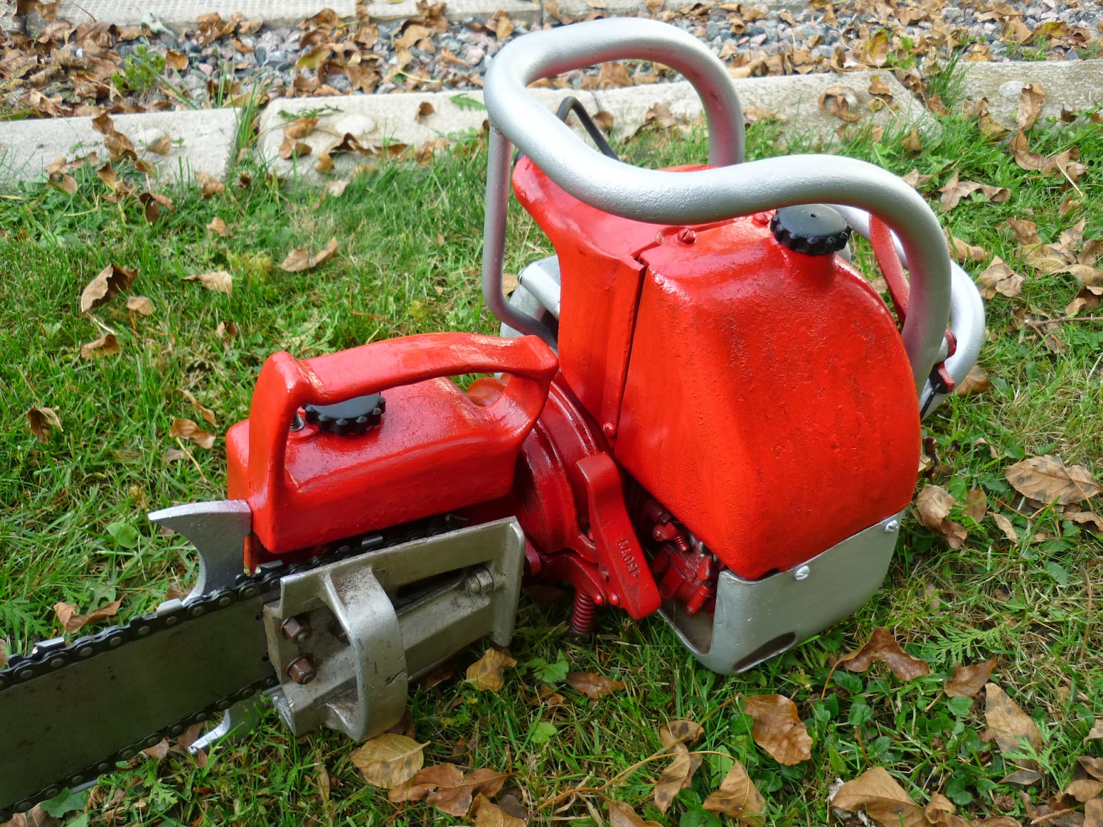 VINTAGE CHAINSAW COLLECTION: PM REDHEAD.