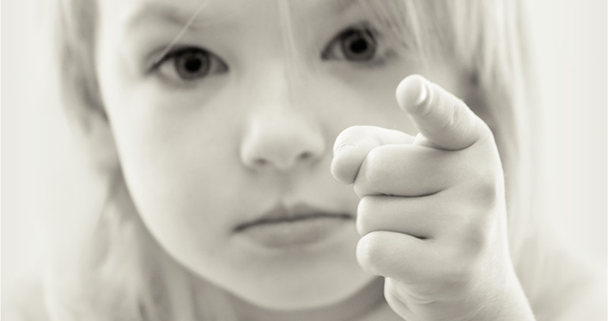 Juanito Carvalho: APONTAR O DEDO É FÁCIL, DIFÍCIL É ESTENDER A MÃO