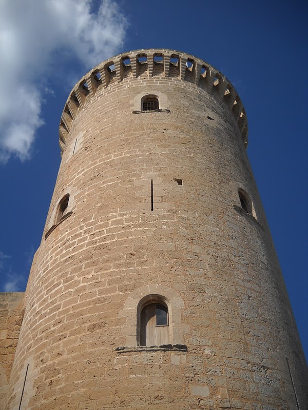 Castelul Bellver si o priveliste minunata ~ Aripile lui Rafael