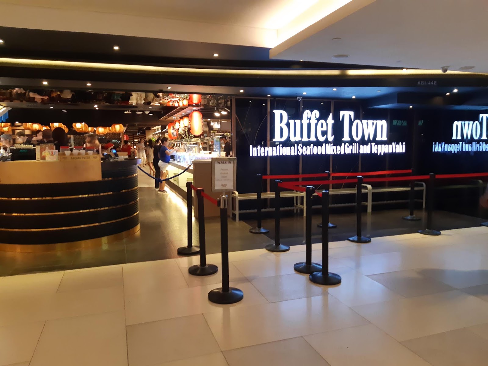 TheArcticStar's Tales: Dinner at Buffet Town Restaurant @ City Hall