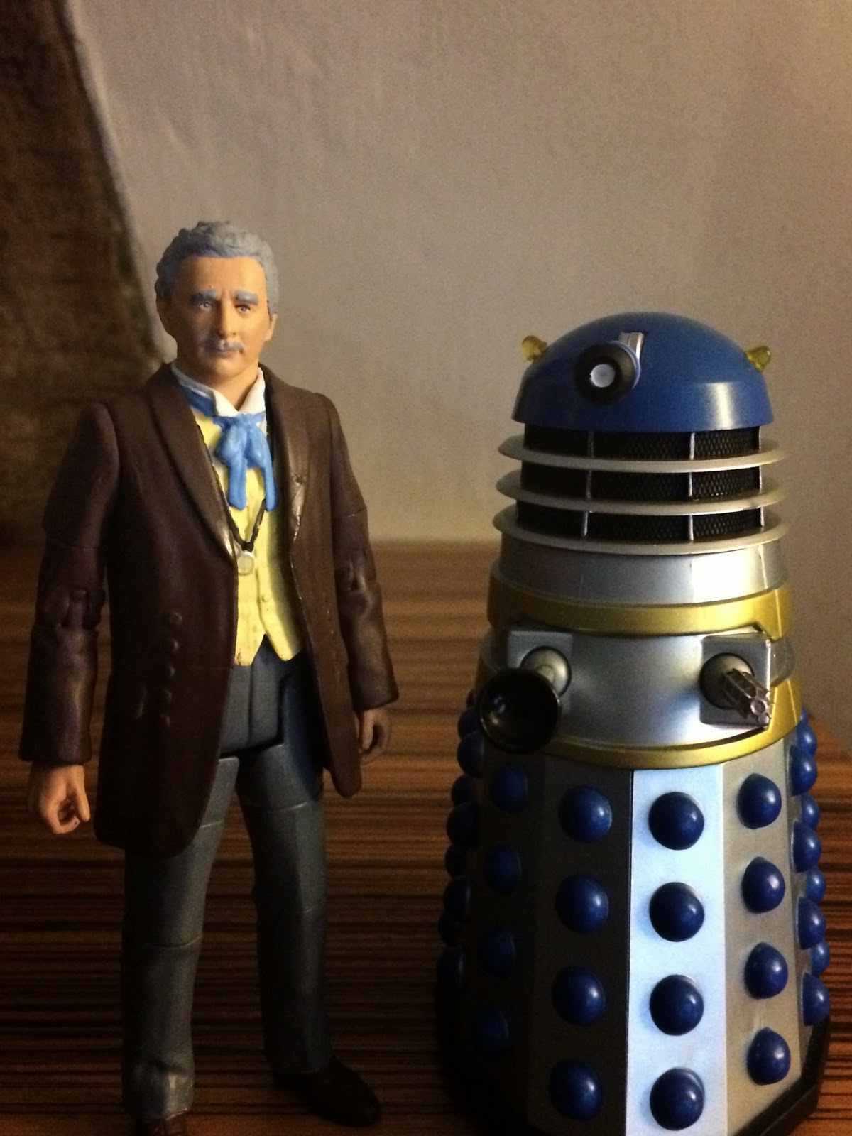 Metacron's Reviews: Review: Custom Doctor Who Figures